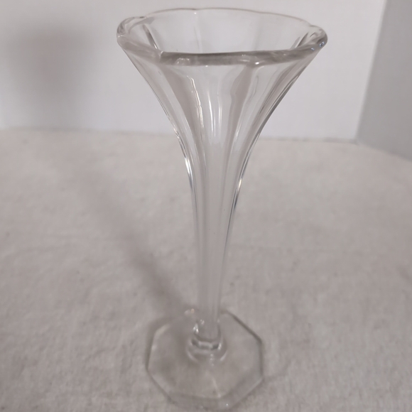 unbranded | Accents | Vintage Glass Flower Vase Colonal Flat Fluted ...